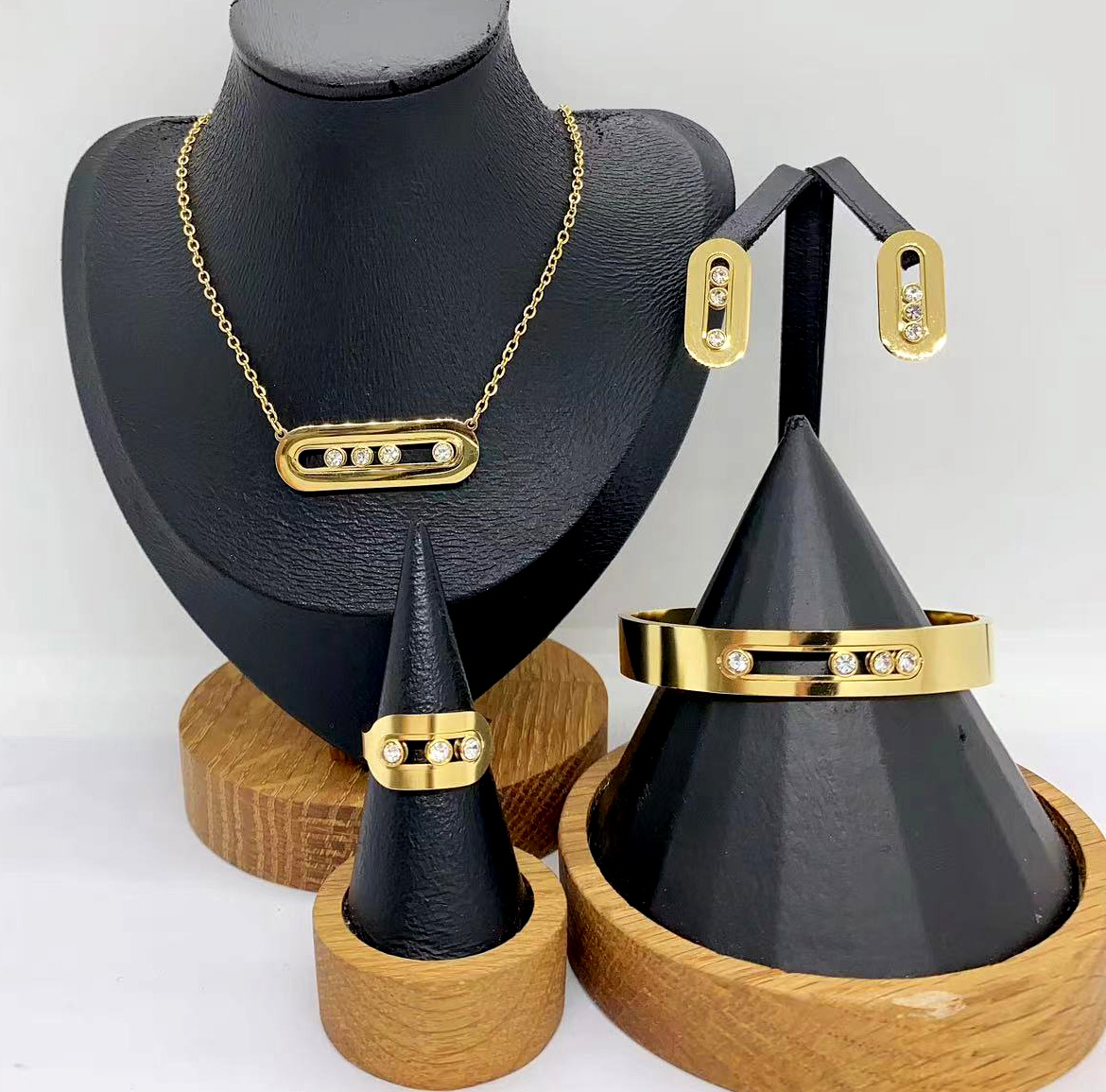 Stainless steel jewelry necklace earring Bracelet ring set Wholesale